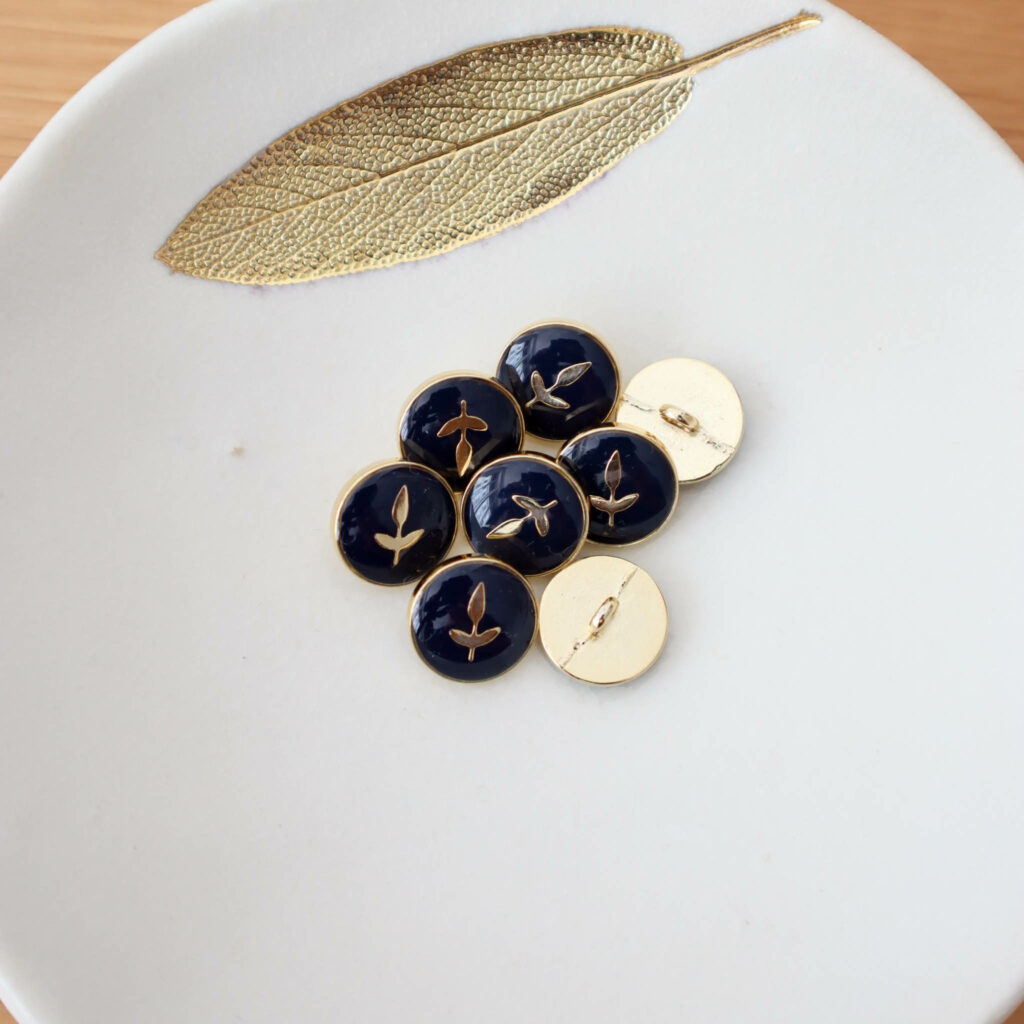 Leaf Button - Ink - Lise Tailor